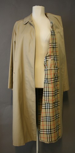 Imperméable dame / Musée Mode & Dentelle – Inventaire du patrimoine ...